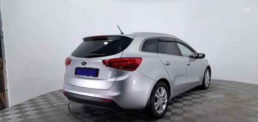 Pelēks Kia Ceed 2014 Viļņa, ar dzinēja tilpumu 1.59 L un nobraukumu 244 tūkst. km par 7499 €, foto 3 vietnē AUTOMOTO.COM.LV