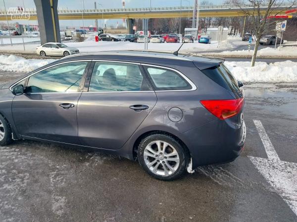 Grey Kia Ceed 2014 in Klaipeda, with an engine capacity of 1.60 L and mileage of 278 thousand km for 3250 €, photo 4 on AUTOMOTO.COM.LV