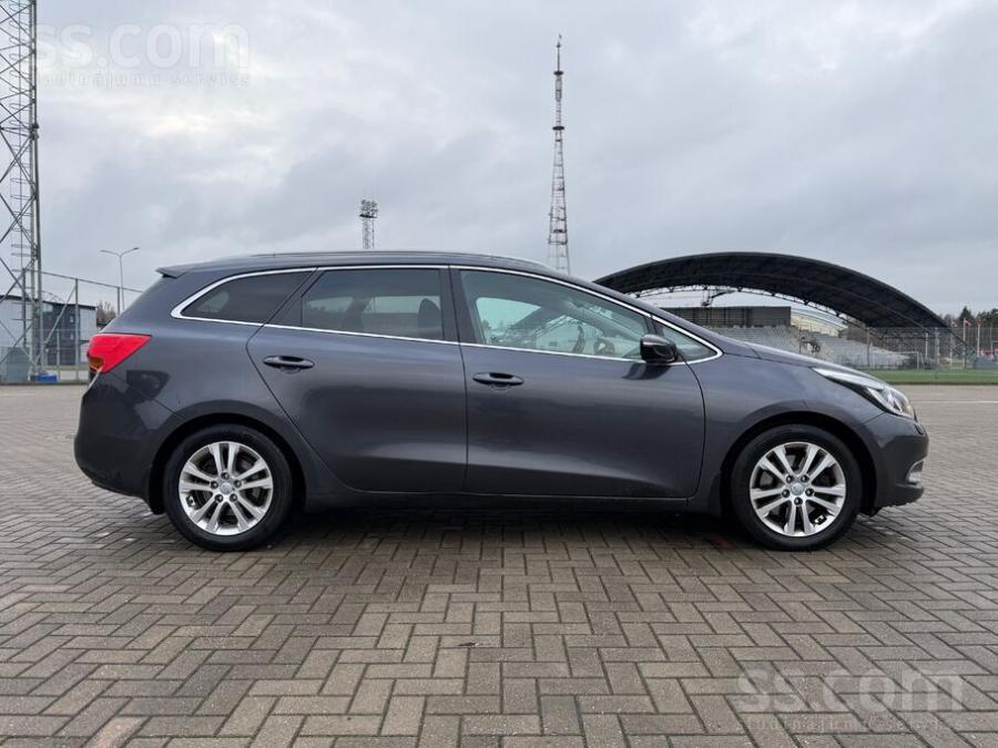 Grey Kia Ceed 2014 in Riga, with an engine capacity of 1.60 L and mileage of 345 thousand km for 4500 €, photo 1 on AUTOMOTO.COM.LV
