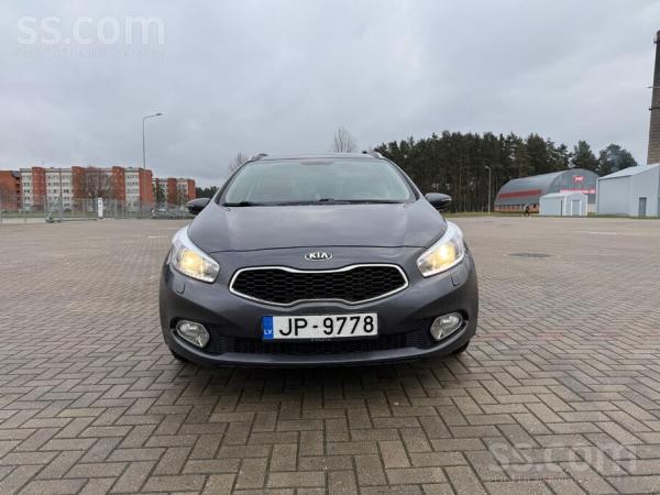 Grey Kia Ceed 2014 in Riga, with an engine capacity of 1.60 L and mileage of 345 thousand km for 4500 €, photo 2 on AUTOMOTO.COM.LV
