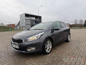 Grey Kia Ceed 2014 in Riga, with an engine capacity of 1.60 L and mileage of 345 thousand km for 4500 €, photo 3 on AUTOMOTO.COM.LV