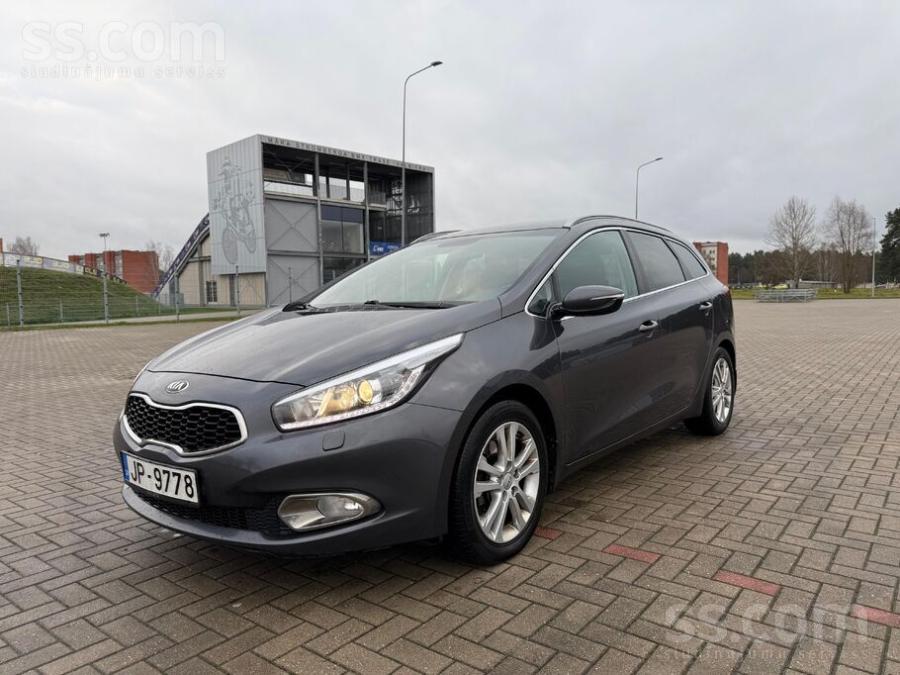 Grey Kia Ceed 2014 in Riga, with an engine capacity of 1.60 L and mileage of 345 thousand km for 4500 €, photo 3 on AUTOMOTO.COM.LV