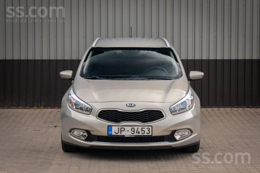 Grey Kia Ceed 2014 in Talsi, with an engine capacity of 1.60 L and mileage of 214 thousand km for 4950 €, photo 3 on AUTOMOTO.COM.LV