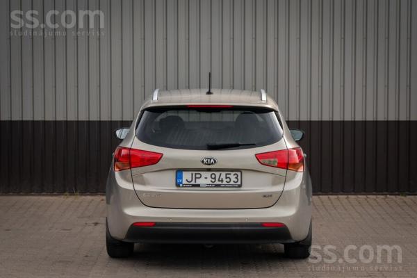 Grey Kia Ceed 2014 in Talsi, with an engine capacity of 1.60 L and mileage of 214 thousand km for 4950 €, photo 5 on AUTOMOTO.COM.LV
