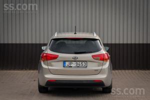 Grey Kia Ceed 2014 in Talsi, with an engine capacity of 1.60 L and mileage of 214 thousand km for 4950 €, photo 6 on AUTOMOTO.COM.LV