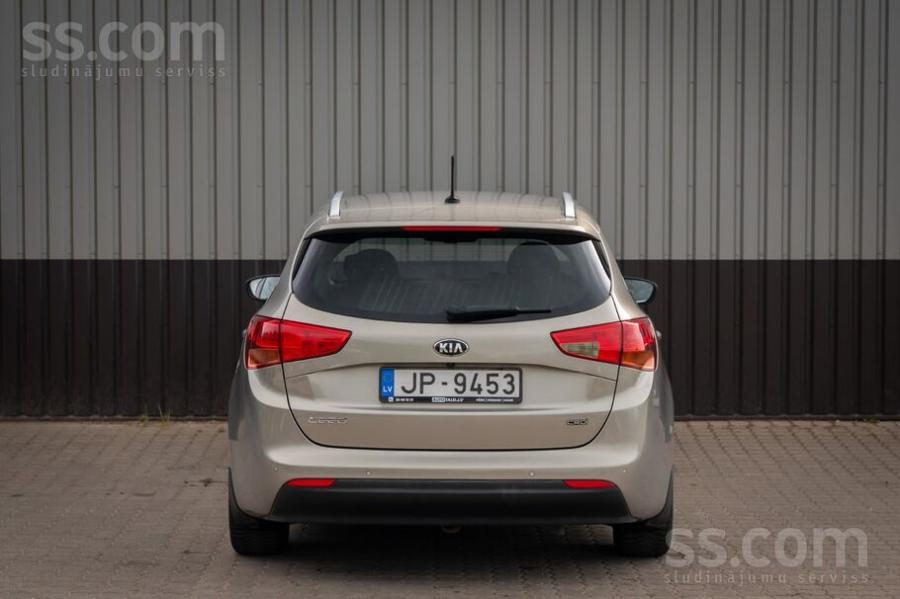 Grey Kia Ceed 2014 in Talsi, with an engine capacity of 1.60 L and mileage of 214 thousand km for 4950 €, photo 6 on AUTOMOTO.COM.LV