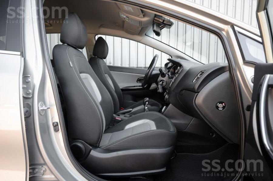 Grey Kia Ceed 2014 in Talsi, with an engine capacity of 1.60 L and mileage of 214 thousand km for 4950 €, photo 13 on AUTOMOTO.COM.LV