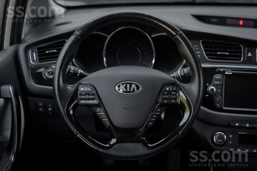 Grey Kia Ceed 2014 in Talsi, with an engine capacity of 1.60 L and mileage of 214 thousand km for 4950 €, photo 18 on AUTOMOTO.COM.LV