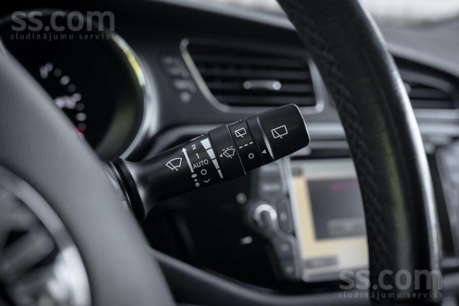 Grey Kia Ceed 2014 in Talsi, with an engine capacity of 1.60 L and mileage of 214 thousand km for 4950 €, photo 20 on AUTOMOTO.COM.LV