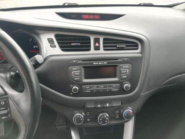 Grey Kia Ceed 2014 in Utena, with an engine capacity of 1.70 L and mileage of 266 thousand km for 4450 €, photo 7 on AUTOMOTO.COM.LV