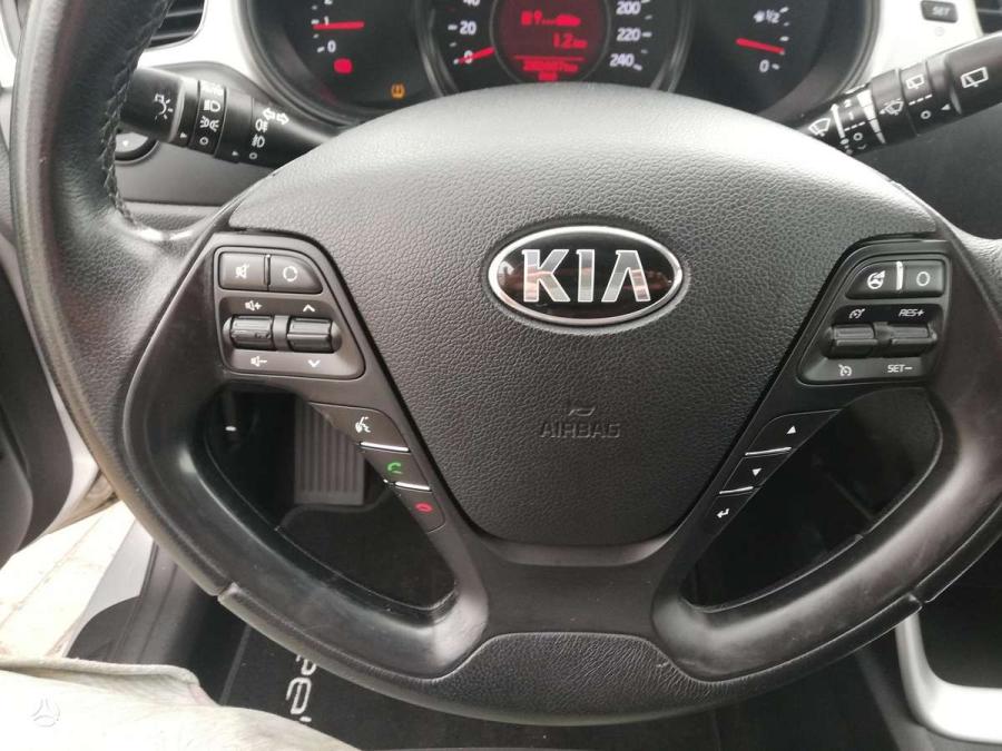 Pelēks Kia Ceed 2014 Utena, ar dzinēja tilpumu 1.70 L un nobraukumu 266 tūkst. km par 4450 €, foto 9 vietnē AUTOMOTO.COM.LV
