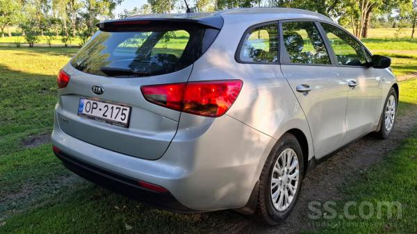 Grey Kia Ceed 2014 in Jelgava, with an engine capacity of 1.60 L and mileage of 218 thousand km for 3200 €, photo 5 on AUTOMOTO.COM.LV