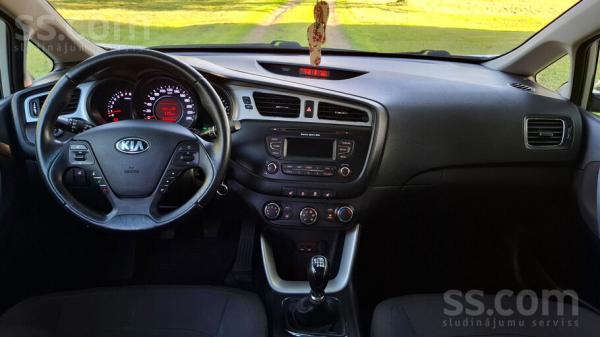 Grey Kia Ceed 2014 in Jelgava, with an engine capacity of 1.60 L and mileage of 218 thousand km for 3200 €, photo 7 on AUTOMOTO.COM.LV