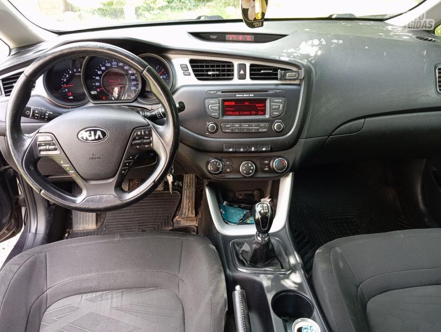 Pelēks Kia Ceed 2014 Anykščiai, ar dzinēja tilpumu 1.60 L un nobraukumu 307 tūkst. km par 5000 €, foto 10 vietnē AUTOMOTO.COM.LV