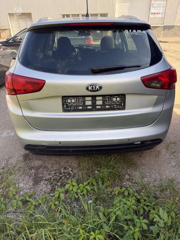 Kia Ceed 2014 in Vilnius on AUTOMOTO.COM.LV Grey Kia Ceed 2014 in Vilnius, with an engine capacity of 1.40 L and mileage of 0 thousand km for 2750 €, photo 7 on AUTOMOTO.COM.LV