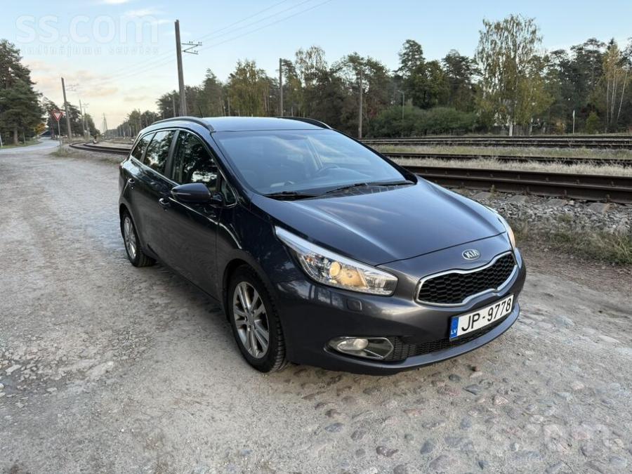 Pelēks Kia Ceed 2014 Rīga, ar dzinēja tilpumu 1.60 L un nobraukumu 360 tūkst. km par 4000 €, foto 4 vietnē AUTOMOTO.COM.LV