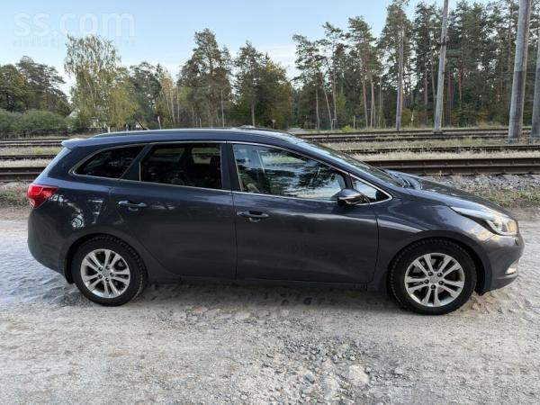 Pelēks Kia Ceed 2014 Rīga, ar dzinēja tilpumu 1.60 L un nobraukumu 360 tūkst. km par 4000 €, foto 5 vietnē AUTOMOTO.COM.LV