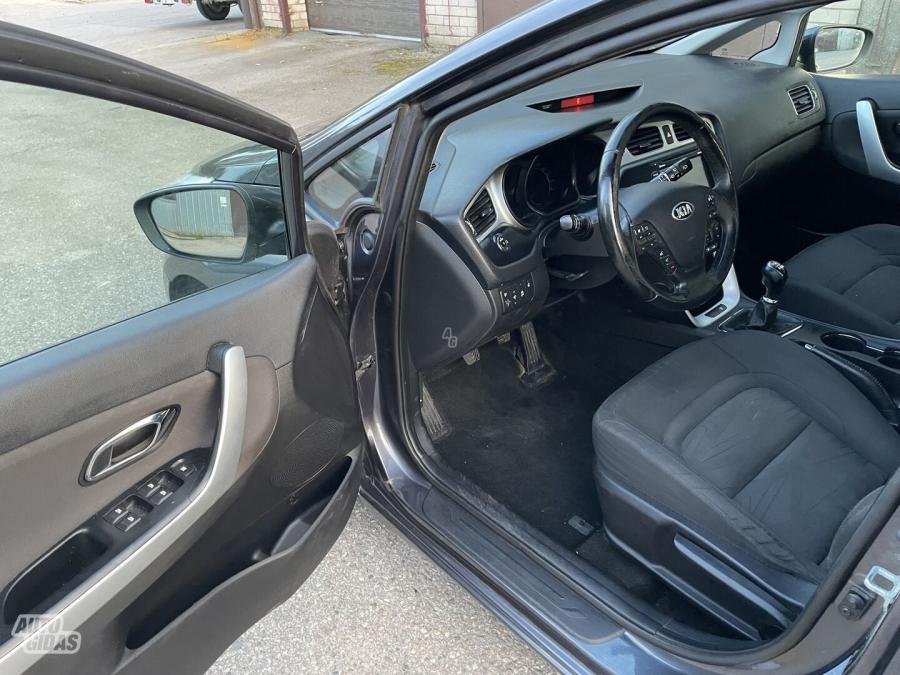Pelēks Kia Ceed 2014 Šakiai, ar dzinēja tilpumu 1.60 L un nobraukumu 244 tūkst. km par 2999 €, foto 13 vietnē AUTOMOTO.COM.LV