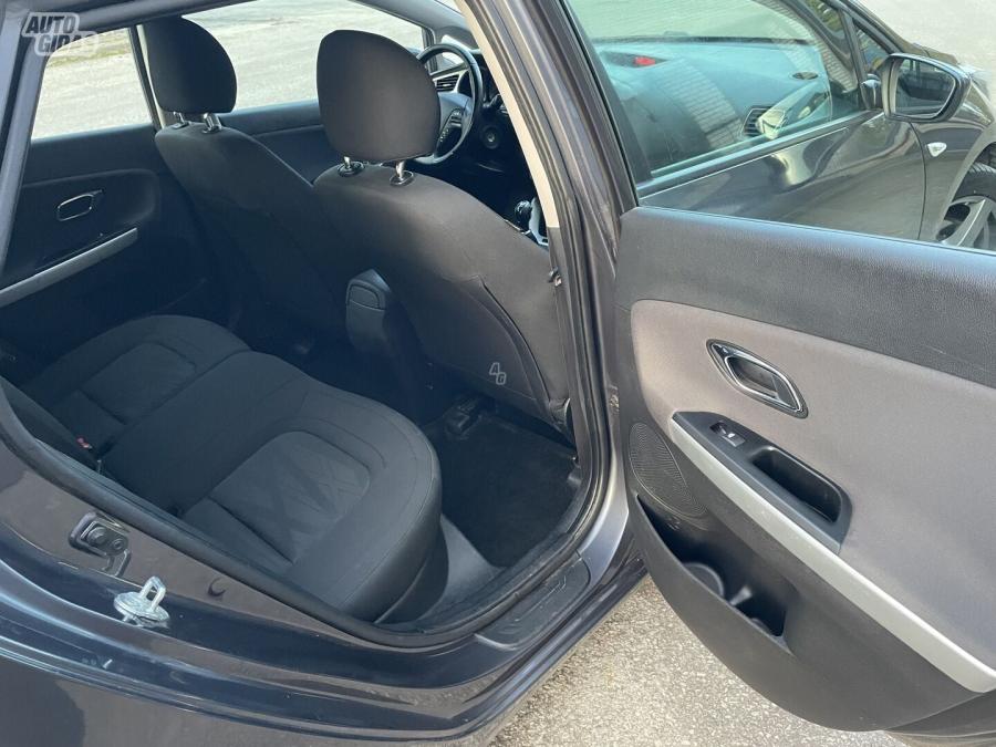 Pelēks Kia Ceed 2014 Šakiai, ar dzinēja tilpumu 1.60 L un nobraukumu 244 tūkst. km par 2999 €, foto 15 vietnē AUTOMOTO.COM.LV