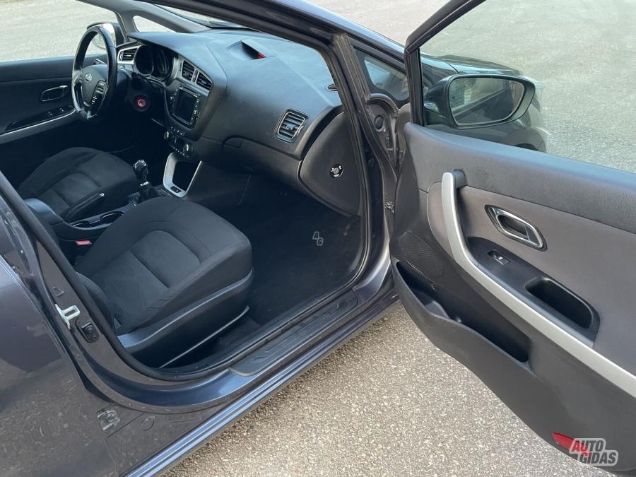 Pelēks Kia Ceed 2014 Šakiai, ar dzinēja tilpumu 1.60 L un nobraukumu 244 tūkst. km par 2999 €, foto 16 vietnē AUTOMOTO.COM.LV