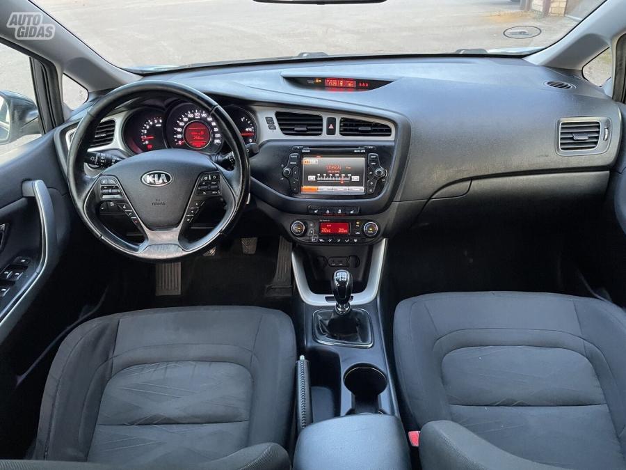 Pelēks Kia Ceed 2014 Šakiai, ar dzinēja tilpumu 1.60 L un nobraukumu 244 tūkst. km par 2999 €, foto 18 vietnē AUTOMOTO.COM.LV