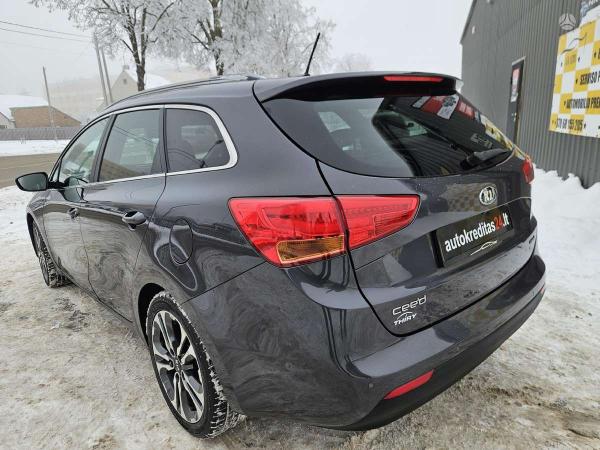 Grey Kia Ceed 2015 in Siauliai, with an engine capacity of 1.60 L and mileage of 221 thousand km for 6250 €, photo 7 on AUTOMOTO.COM.LV