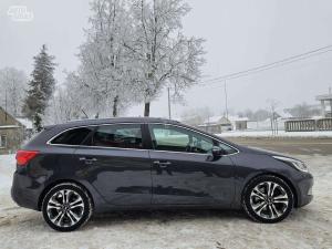 Grey Kia Ceed 2015 in Siauliai, with an engine capacity of 1.60 L and mileage of 221 thousand km for 6250 €, photo 6 on AUTOMOTO.COM.LV