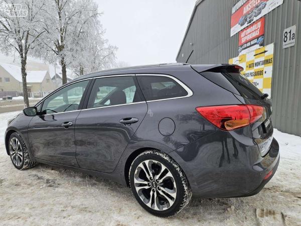 Grey Kia Ceed 2015 in Siauliai, with an engine capacity of 1.60 L and mileage of 221 thousand km for 6250 €, photo 8 on AUTOMOTO.COM.LV