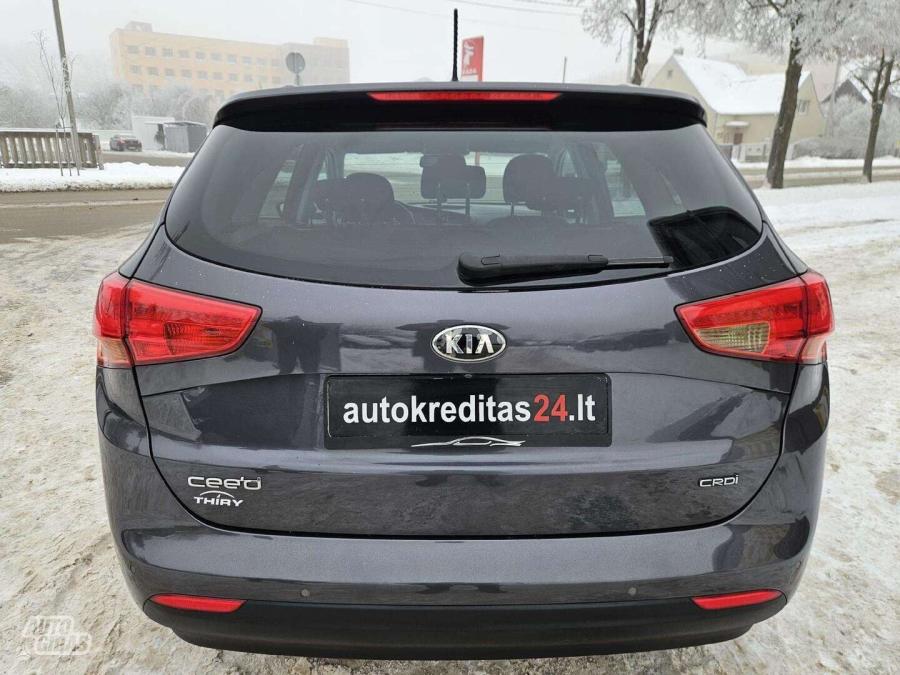 Grey Kia Ceed 2015 in Siauliai, with an engine capacity of 1.60 L and mileage of 221 thousand km for 6250 €, photo 10 on AUTOMOTO.COM.LV