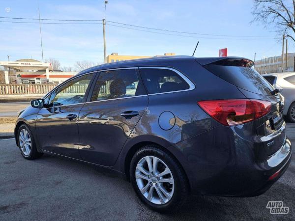 Grey Kia Ceed 2015 in Siauliai, with an engine capacity of 1.60 L and mileage of 134 thousand km for 6450 €, photo 5 on AUTOMOTO.COM.LV