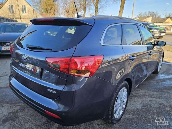 Grey Kia Ceed 2015 in Siauliai, with an engine capacity of 1.60 L and mileage of 134 thousand km for 6450 €, photo 7 on AUTOMOTO.COM.LV