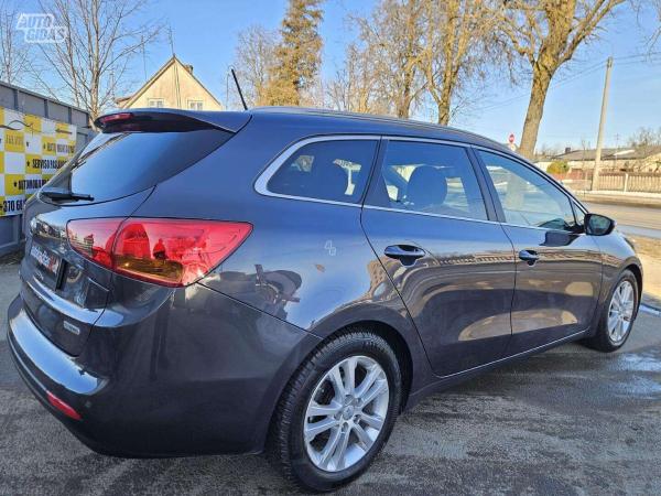 Grey Kia Ceed 2015 in Siauliai, with an engine capacity of 1.60 L and mileage of 134 thousand km for 6450 €, photo 8 on AUTOMOTO.COM.LV