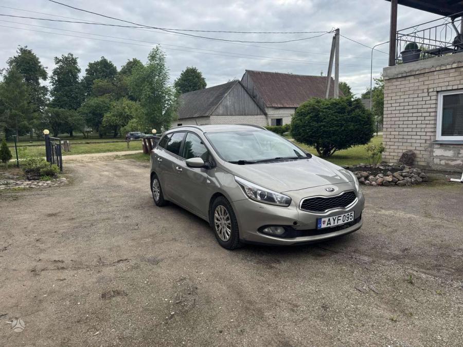 Pelēks Kia Ceed 2015 Raseiniai, ar dzinēja tilpumu 1.40 L un nobraukumu 173 tūkst. km par 4300 €, foto 1 vietnē AUTOMOTO.COM.LV