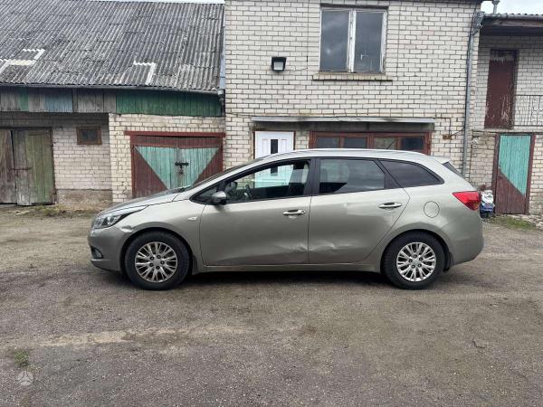 Pelēks Kia Ceed 2015 Raseiniai, ar dzinēja tilpumu 1.40 L un nobraukumu 173 tūkst. km par 4300 €, foto 2 vietnē AUTOMOTO.COM.LV