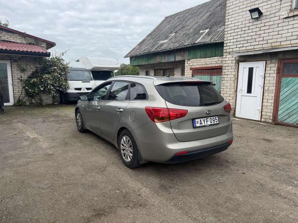 Pelēks Kia Ceed 2015 Raseiniai, ar dzinēja tilpumu 1.40 L un nobraukumu 173 tūkst. km par 4300 €, foto 3 vietnē AUTOMOTO.COM.LV