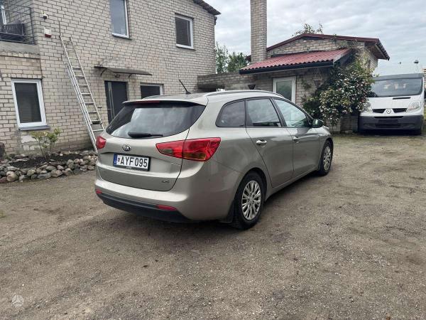 Pelēks Kia Ceed 2015 Raseiniai, ar dzinēja tilpumu 1.40 L un nobraukumu 173 tūkst. km par 4300 €, foto 4 vietnē AUTOMOTO.COM.LV