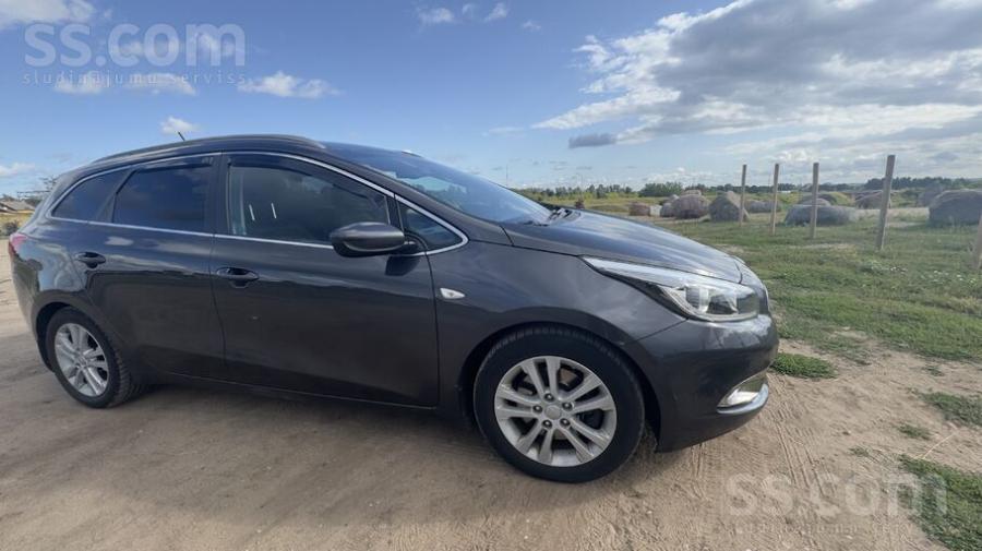 Pelēks Kia Ceed 2015 Daugavpils, ar dzinēja tilpumu 1.60 L un nobraukumu 175 tūkst. km par 7500 €, foto 4 vietnē AUTOMOTO.COM.LV