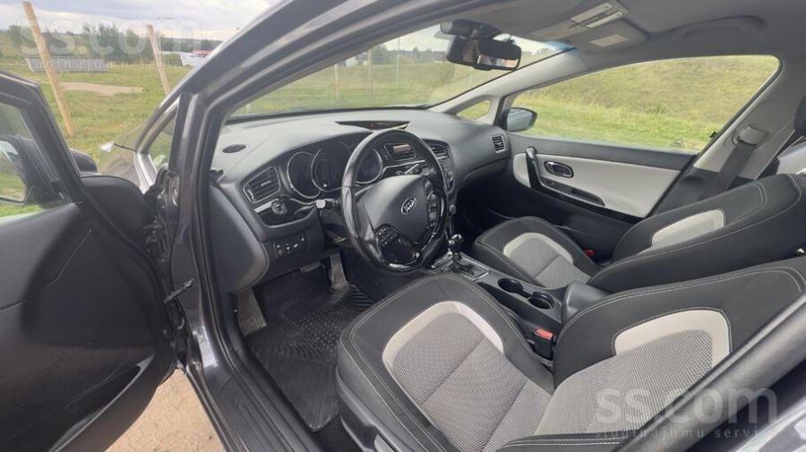 Pelēks Kia Ceed 2015 Daugavpils, ar dzinēja tilpumu 1.60 L un nobraukumu 175 tūkst. km par 7500 €, foto 7 vietnē AUTOMOTO.COM.LV