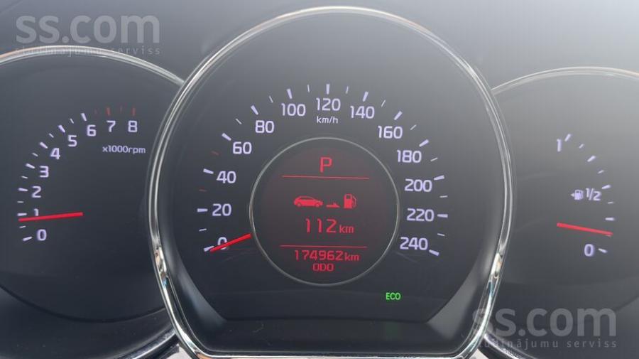 Pelēks Kia Ceed 2015 Daugavpils, ar dzinēja tilpumu 1.60 L un nobraukumu 175 tūkst. km par 7500 €, foto 14 vietnē AUTOMOTO.COM.LV