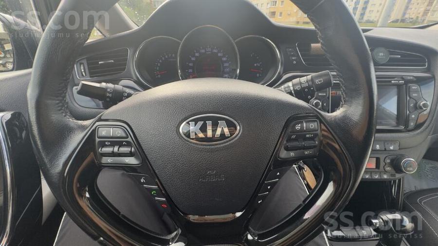 Pelēks Kia Ceed 2015 Daugavpils, ar dzinēja tilpumu 1.60 L un nobraukumu 175 tūkst. km par 7500 €, foto 15 vietnē AUTOMOTO.COM.LV