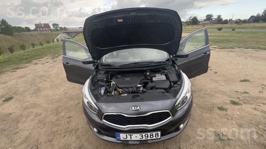 Pelēks Kia Ceed 2015 Daugavpils, ar dzinēja tilpumu 1.60 L un nobraukumu 175 tūkst. km par 7500 €, foto 17 vietnē AUTOMOTO.COM.LV