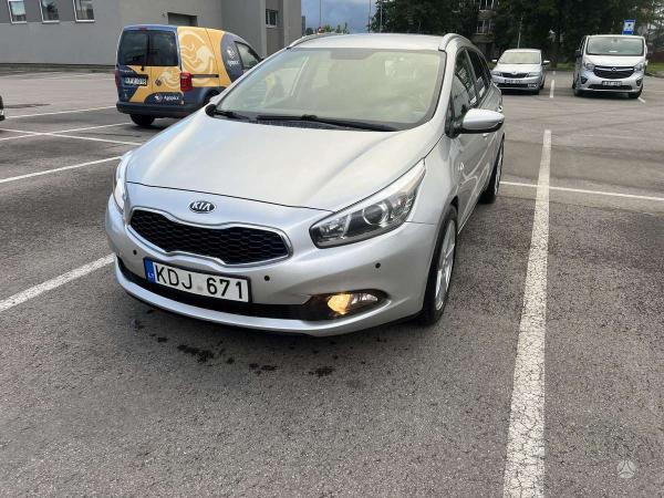 Pelēks Kia Ceed 2015 Panevēža, ar dzinēja tilpumu 1.40 L un nobraukumu 187 tūkst. km par 4500 €, foto 1 vietnē AUTOMOTO.COM.LV