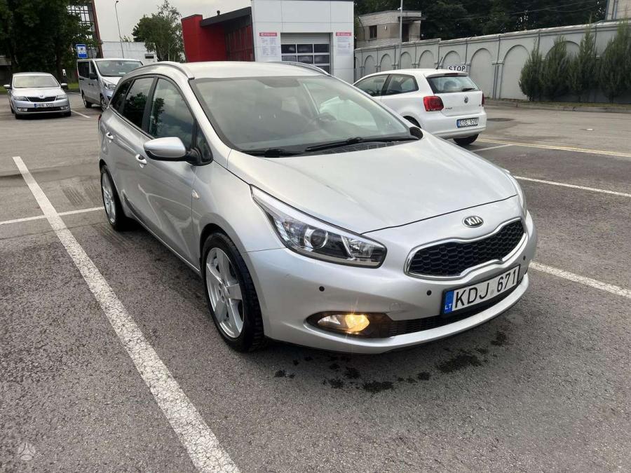 Pelēks Kia Ceed 2015 Panevēža, ar dzinēja tilpumu 1.40 L un nobraukumu 187 tūkst. km par 4500 €, foto 7 vietnē AUTOMOTO.COM.LV