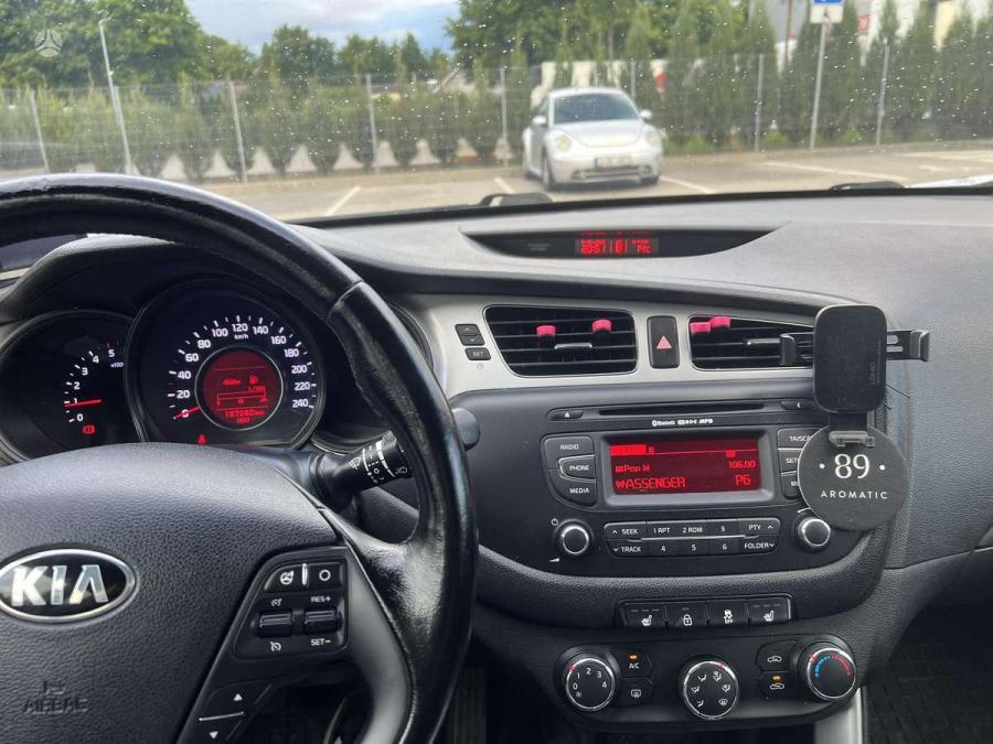 Pelēks Kia Ceed 2015 Panevēža, ar dzinēja tilpumu 1.40 L un nobraukumu 187 tūkst. km par 4500 €, foto 8 vietnē AUTOMOTO.COM.LV