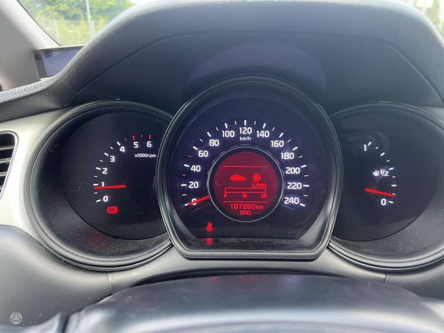 Pelēks Kia Ceed 2015 Panevēža, ar dzinēja tilpumu 1.40 L un nobraukumu 187 tūkst. km par 4500 €, foto 9 vietnē AUTOMOTO.COM.LV
