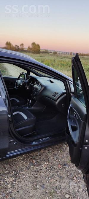 Pelēks Kia Ceed 2015 Rīga, ar dzinēja tilpumu 1.60 L un nobraukumu 237 tūkst. km par 4999 €, foto 9 vietnē AUTOMOTO.COM.LV