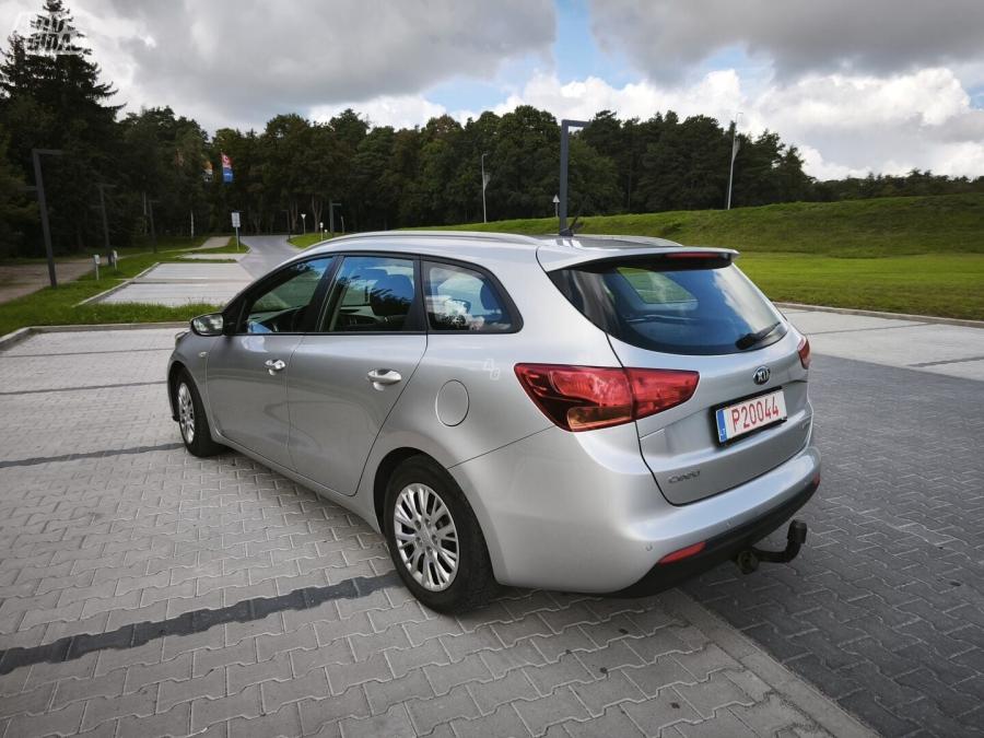 Pelēks Kia Ceed 2015 Jurbarkas, ar dzinēja tilpumu 1.60 L un nobraukumu 270 tūkst. km par 3950 €, foto 4 vietnē AUTOMOTO.COM.LV