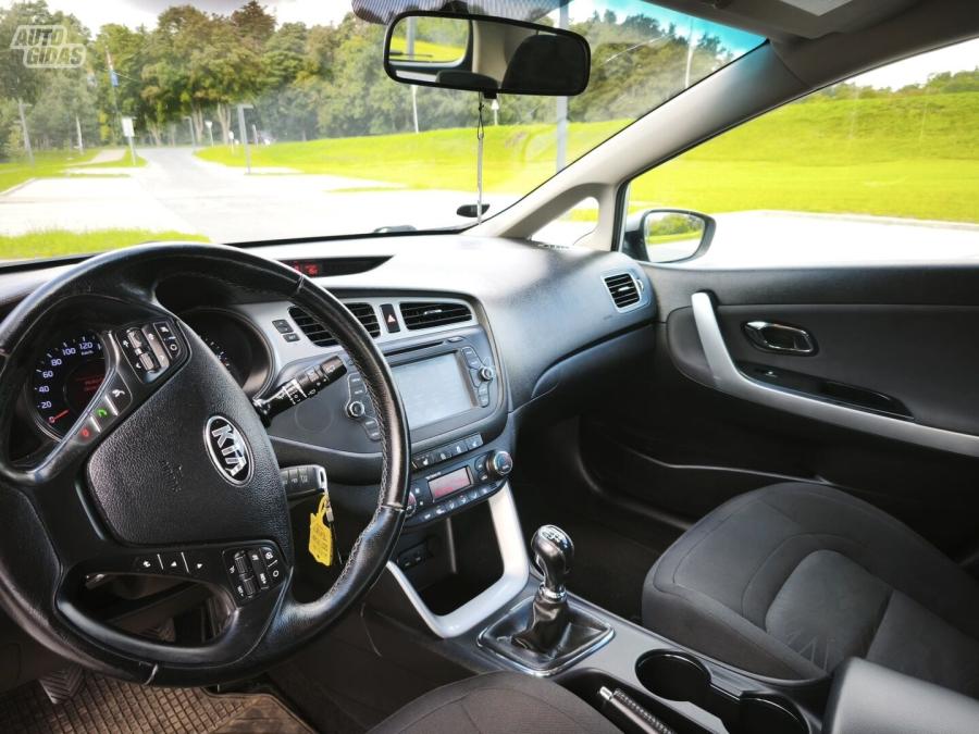 Pelēks Kia Ceed 2015 Jurbarkas, ar dzinēja tilpumu 1.60 L un nobraukumu 270 tūkst. km par 3950 €, foto 10 vietnē AUTOMOTO.COM.LV