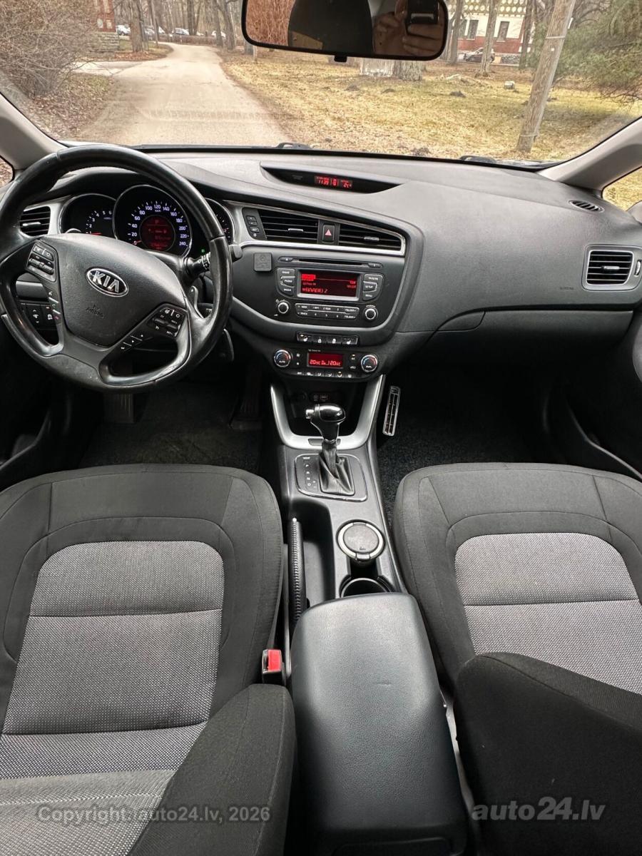 Pelēks Kia Ceed 2016 Tallina, ar dzinēja tilpumu 1.60 L un nobraukumu 274 tūkst. km par 5999 €, foto 5 vietnē AUTOMOTO.COM.LV