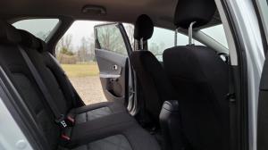 Pelēks Kia Ceed 2016 Rīga, ar dzinēja tilpumu 1.60 L un nobraukumu 248 tūkst. km par 5990 €, foto 4 vietnē AUTOMOTO.COM.LV